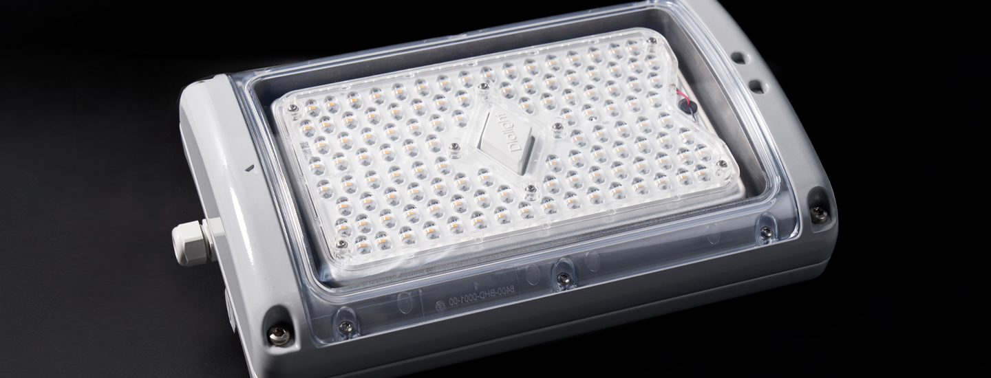 Bulkhead_Slider_02 - Dialight